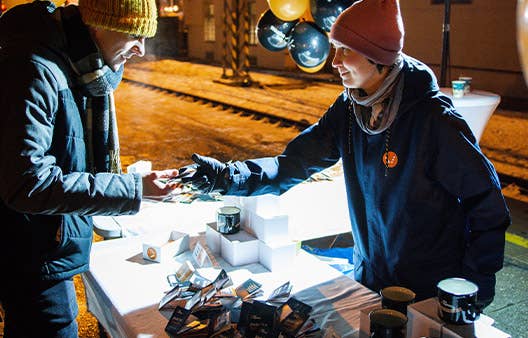 Leo Express Merchandising | Leo Express™