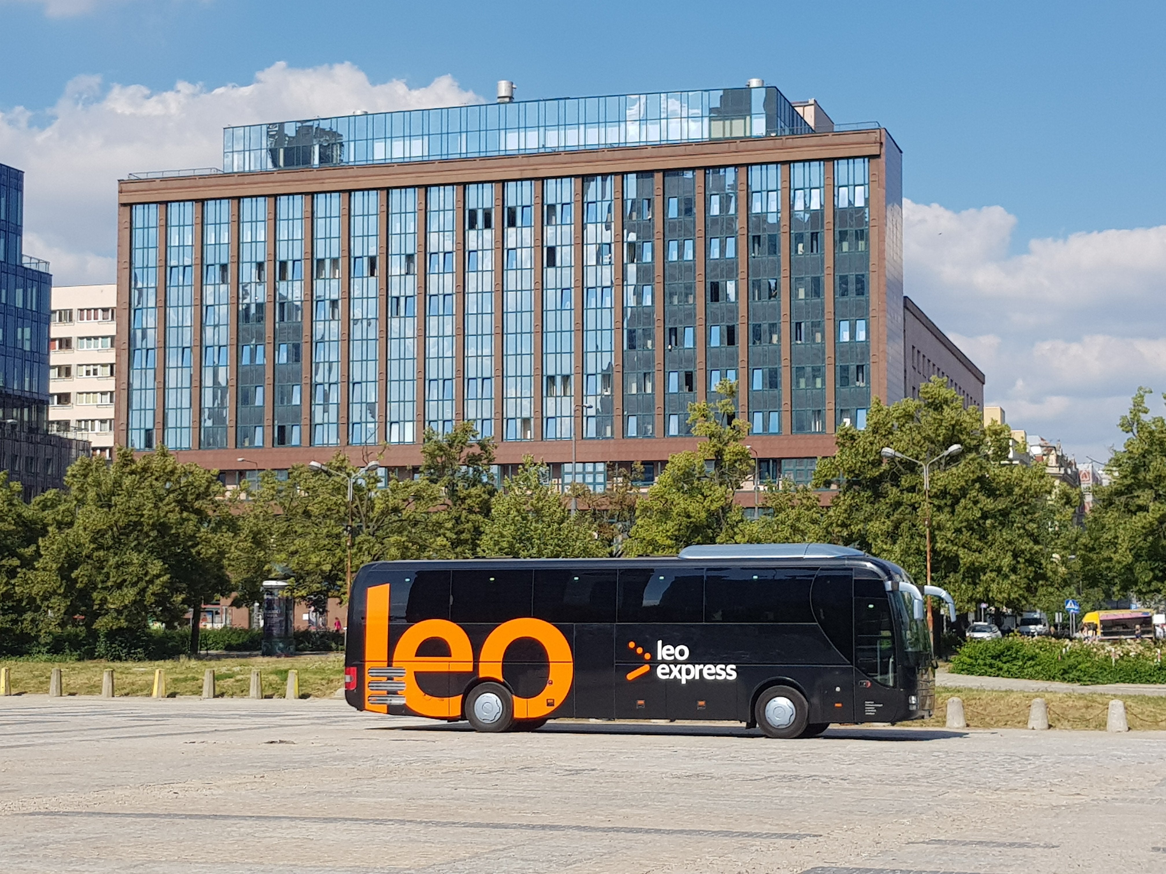 Pro média - Leo Express